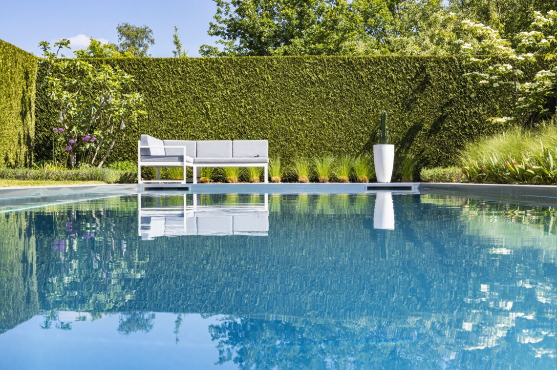 Hoogwaardig zwembad in tuin