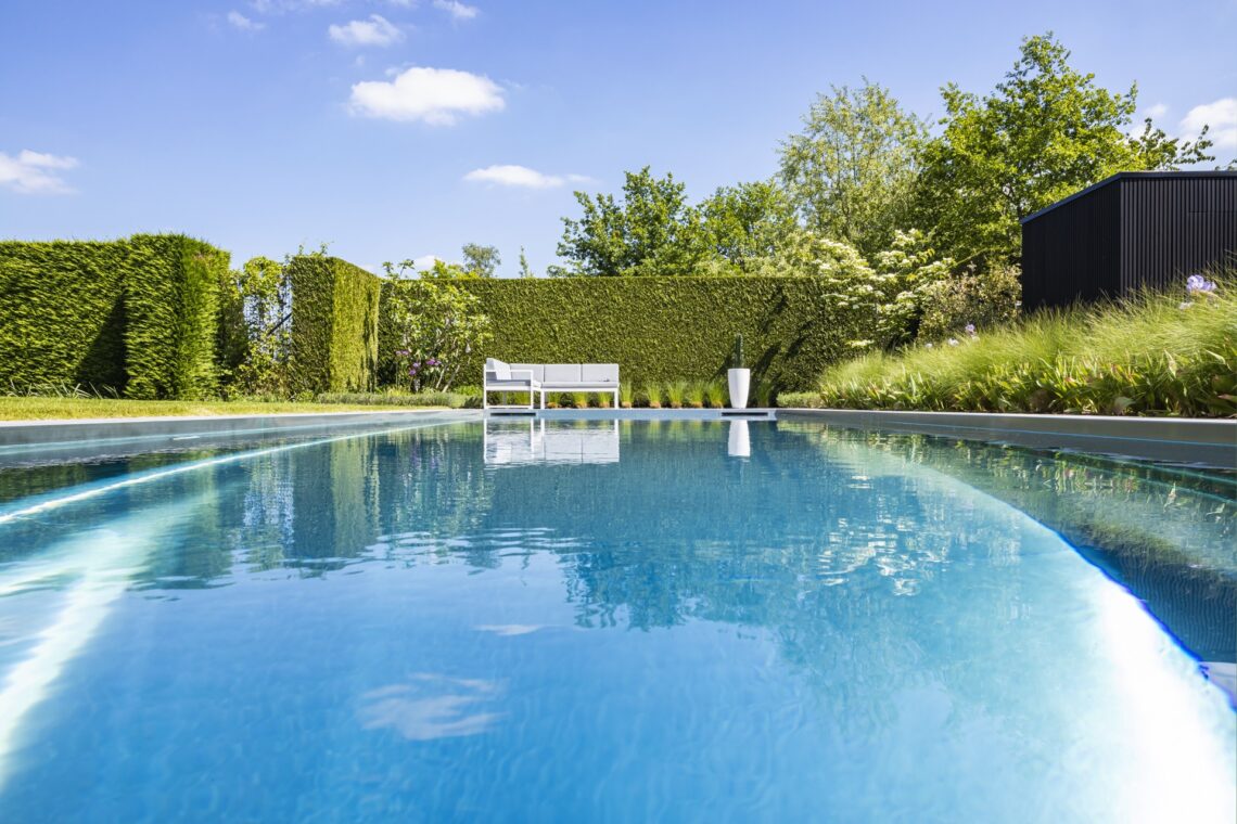Hoogwaardig zwembad in tuin
