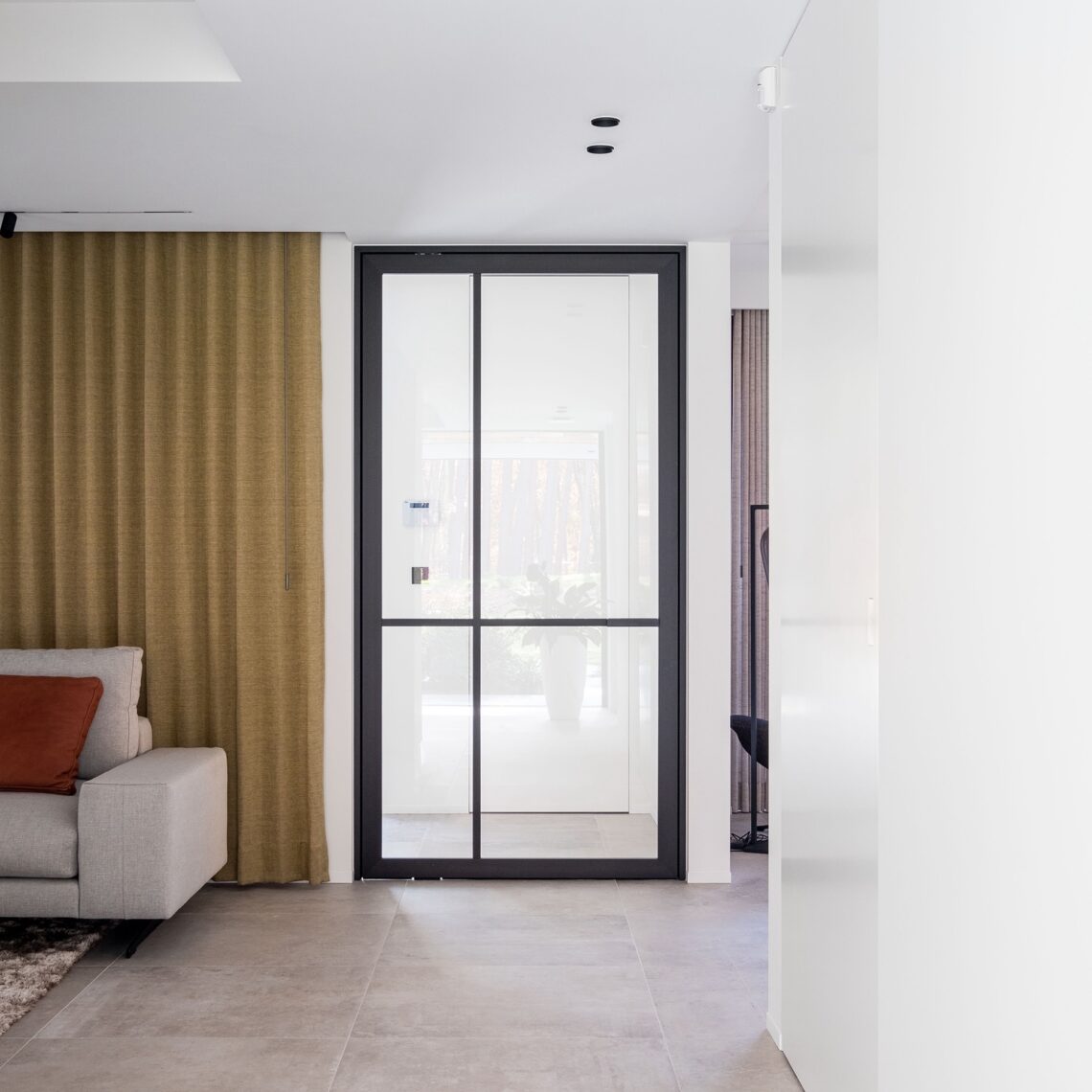 Pivot doors as visual masterpieces