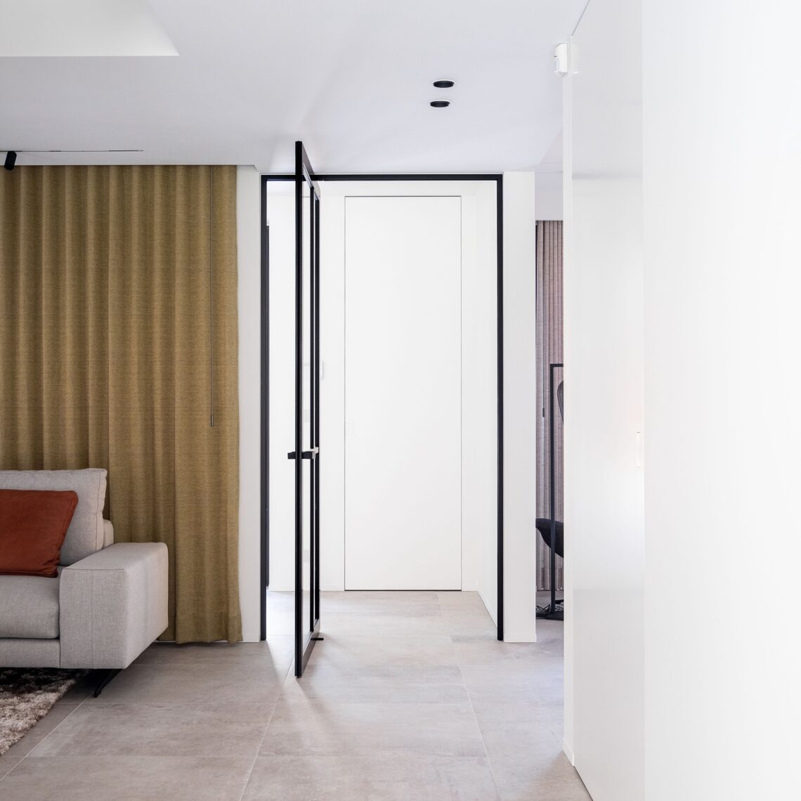 Pivot doors as visual masterpieces