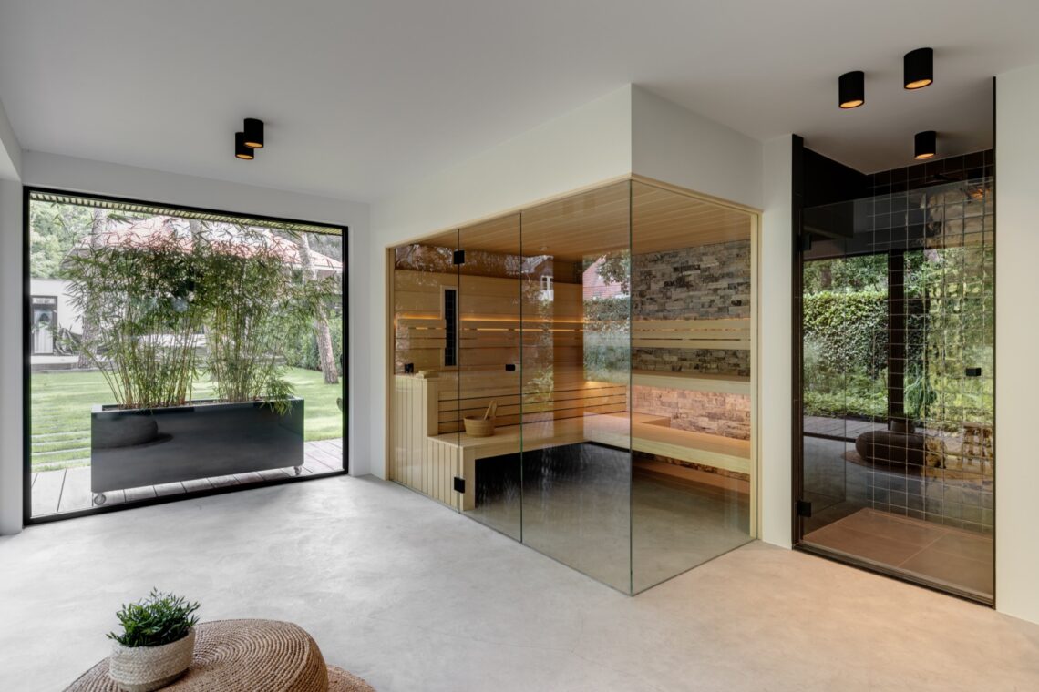 Exclusieve sauna met steenstrips