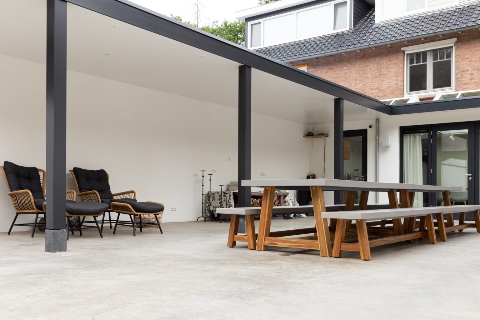 Italian concrete-look floor and floored concrete patio in Soesterberg