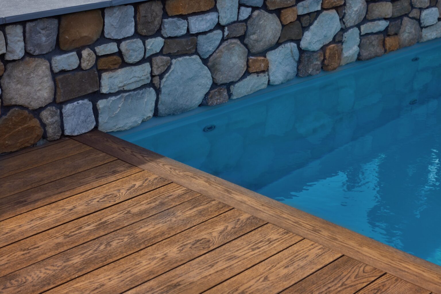 Millboard vlonderterras met een landelijke en moderne uitstraling