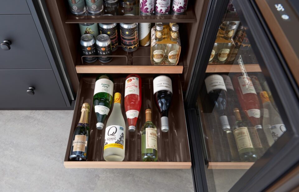 Beverage center