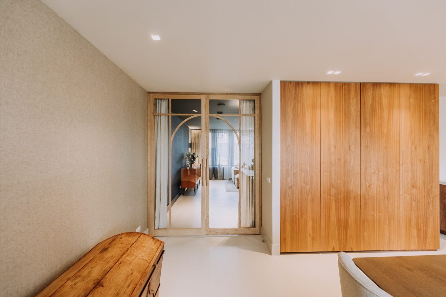 Durable oak doors with round shapes from Indu Doors®.