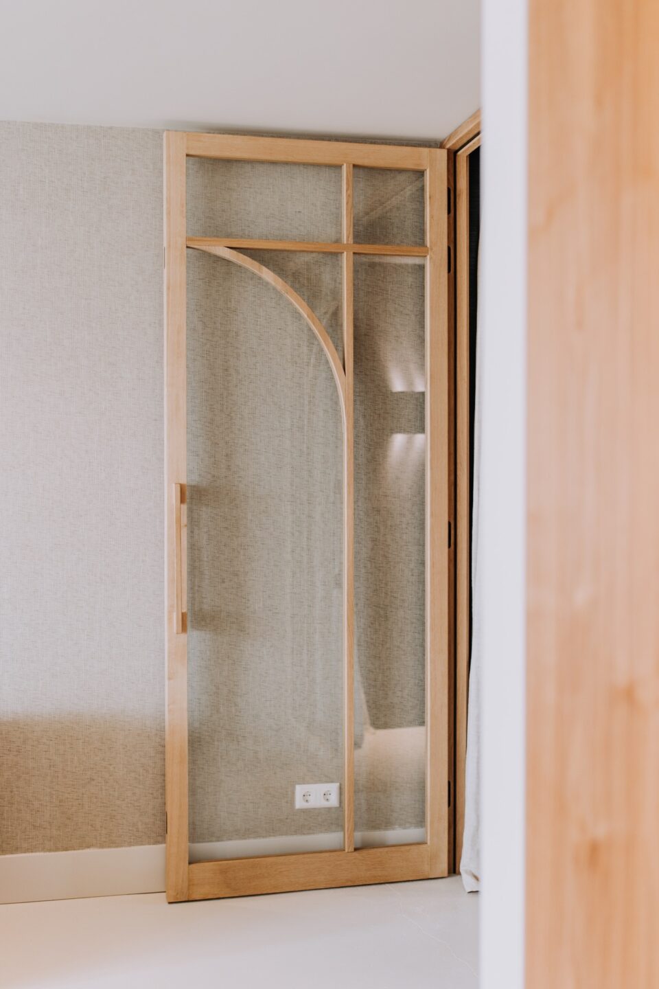 Durable oak doors with round shapes from Indu Doors®.