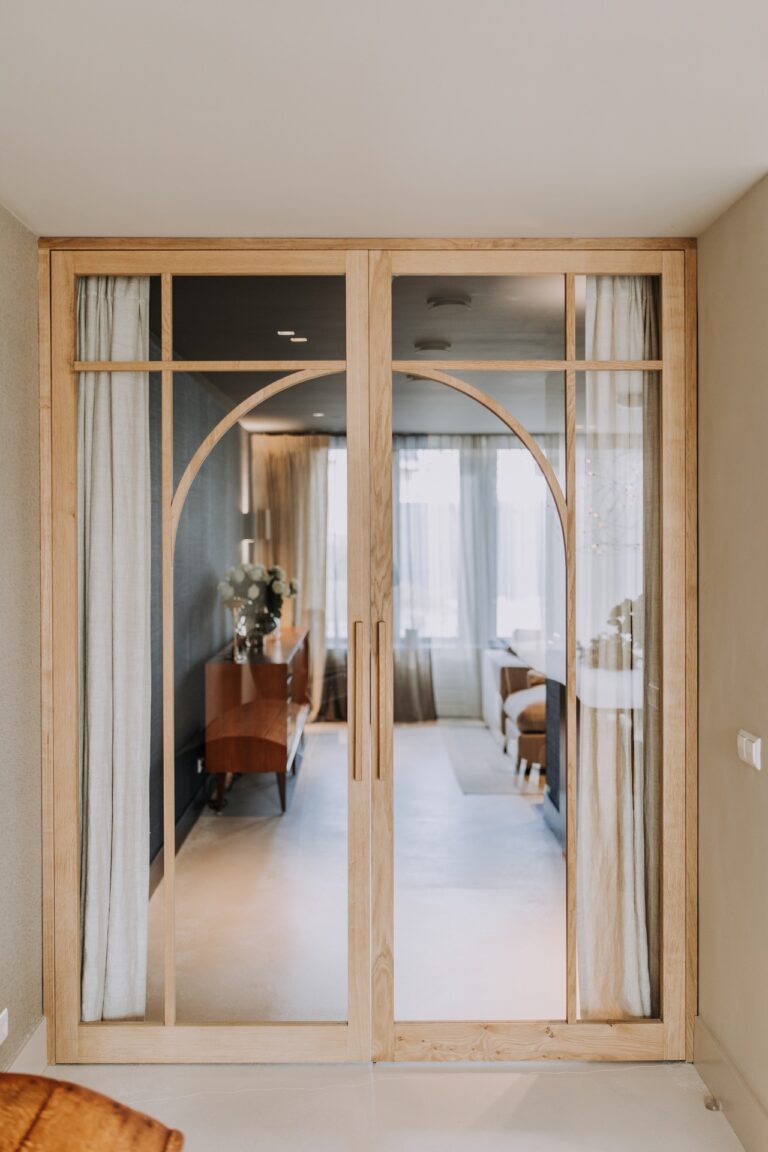 Durable oak doors with round shapes from Indu Doors®.