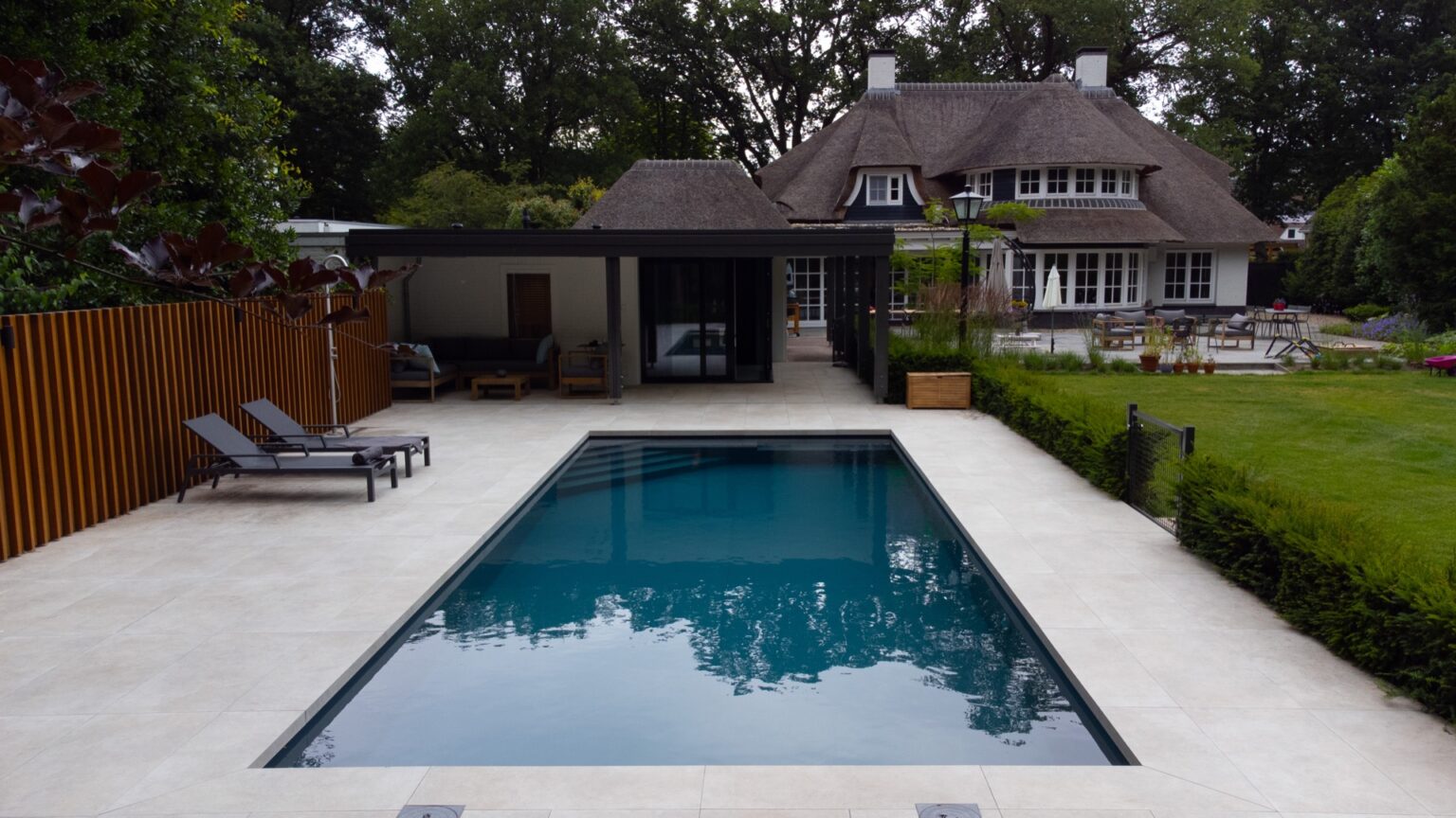 Project Vught: a carefree swimming pool - HOOG.design - Exclusive ...