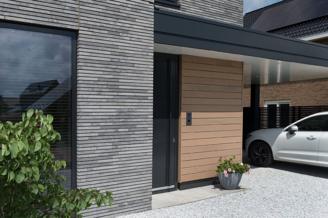 Modern home with GeoStylistix facade and GeoCeramica® terrace: