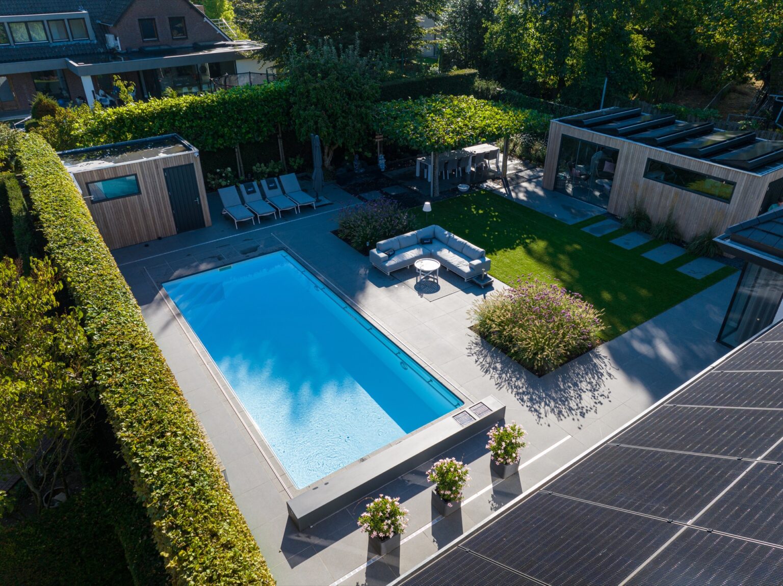 Skimmer zwembad bij villa te Venlo