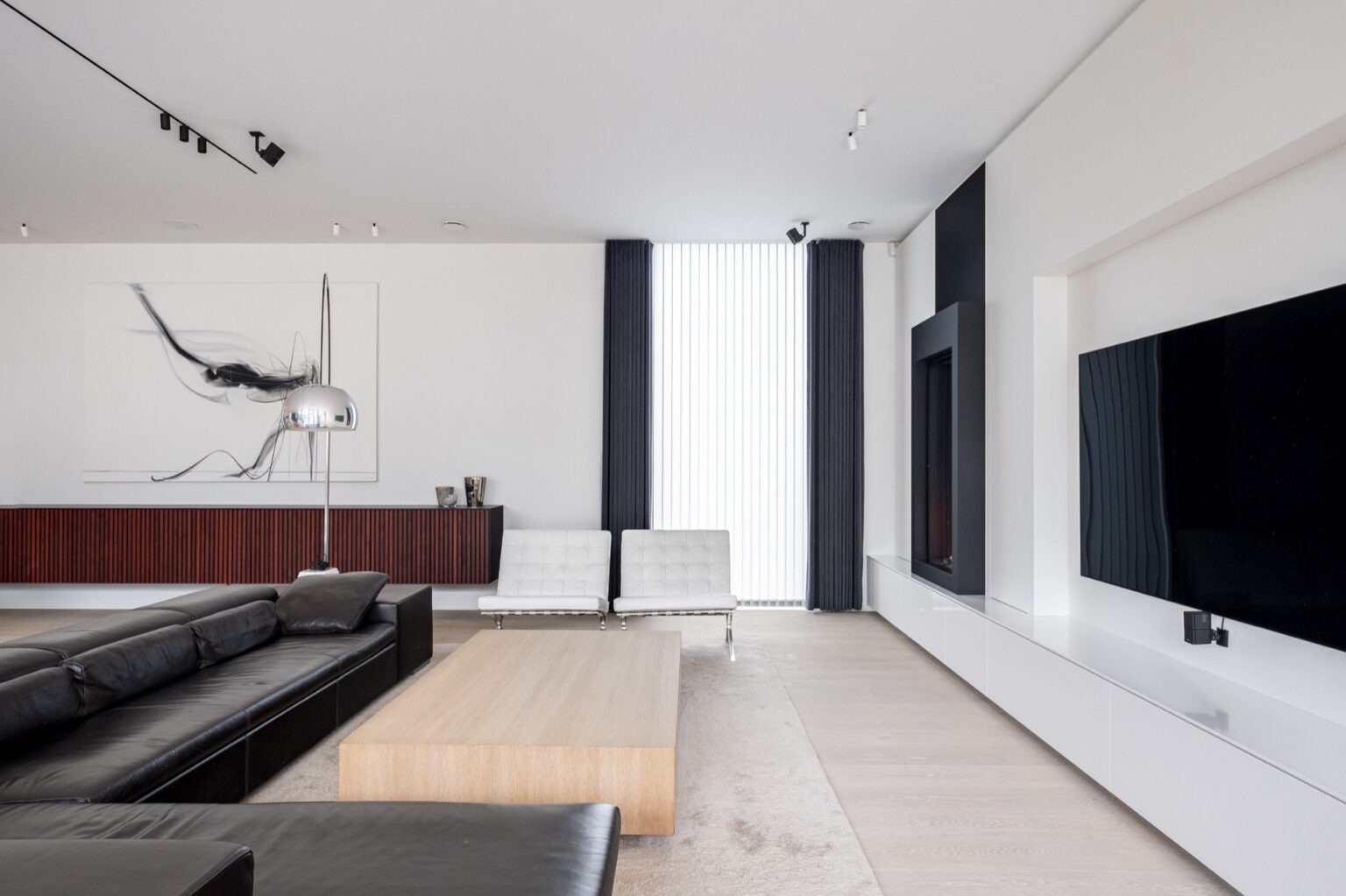 Exclusive detached house