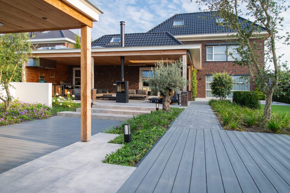 Project driveway and garden