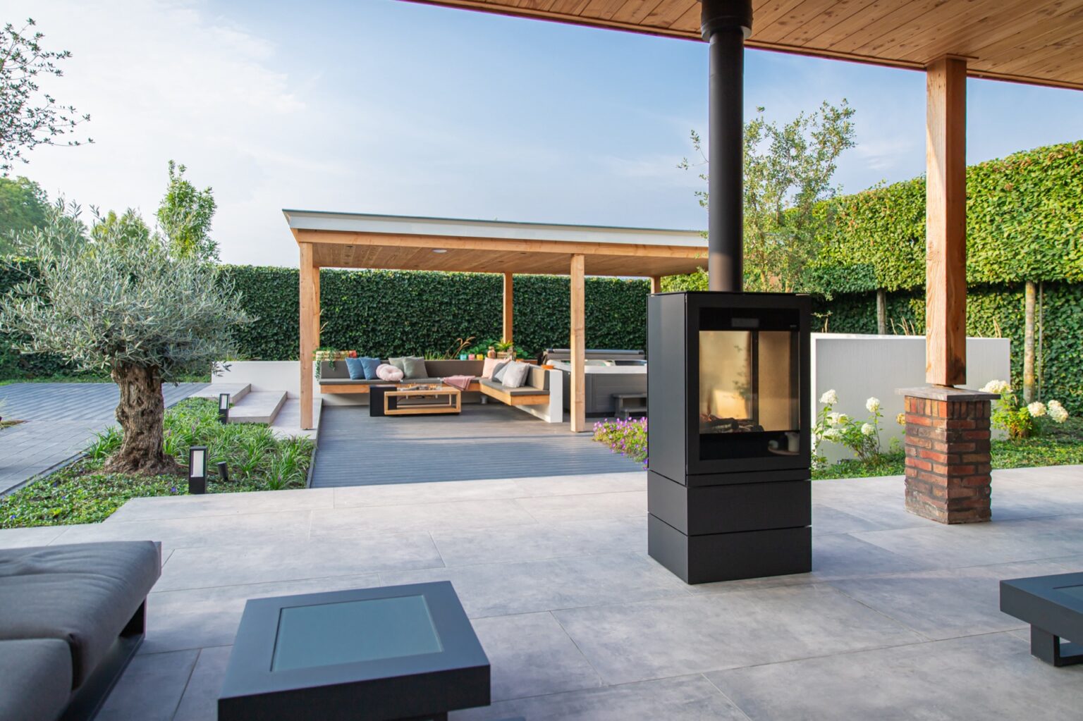 Project driveway and garden