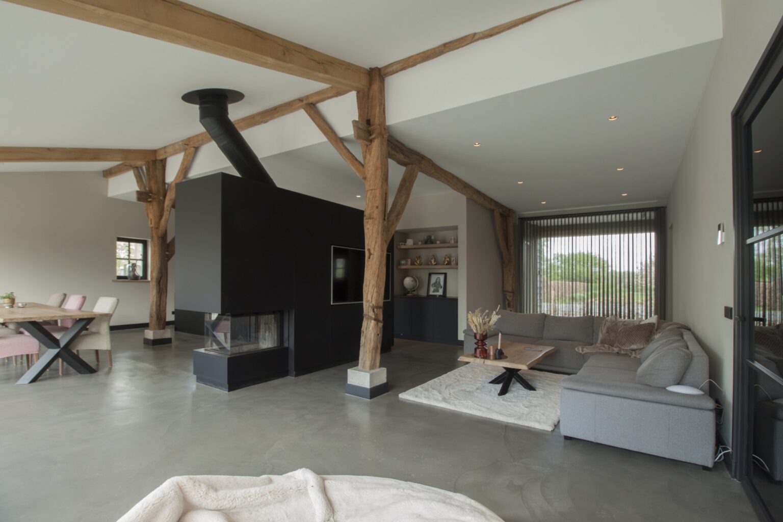 Verbouwing en splitsing monumentale boerderij