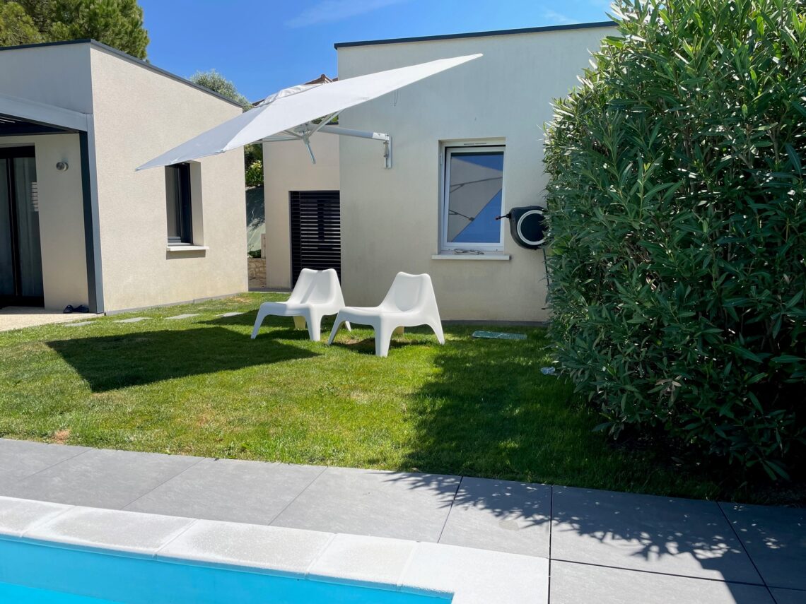 Paraflex - wall parasol