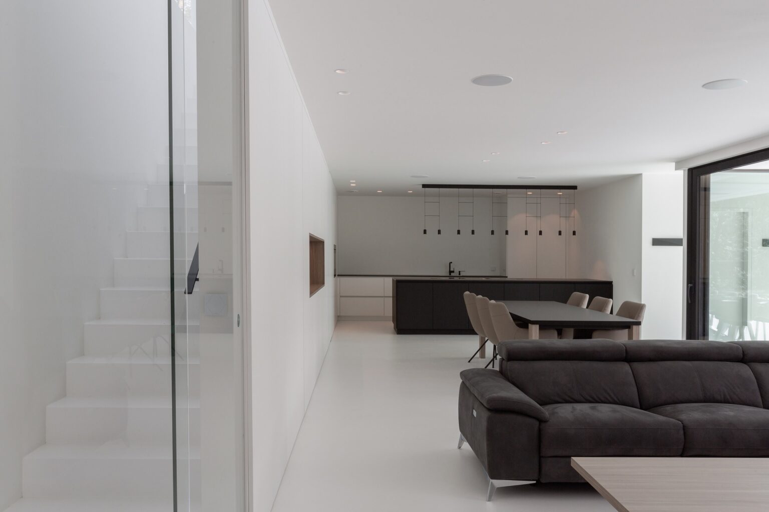 Painting works in modern villa in Keerbergen