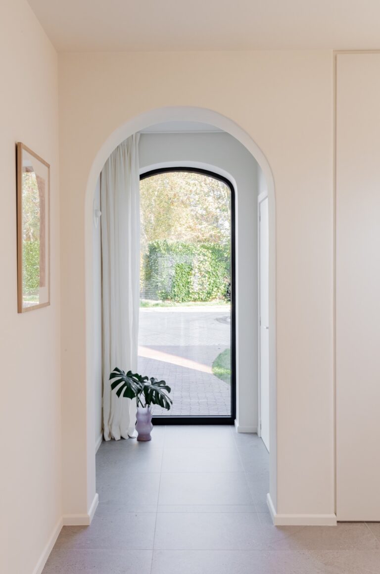 A timeless country home with wood windows - HOOG.design - Exclusive ...