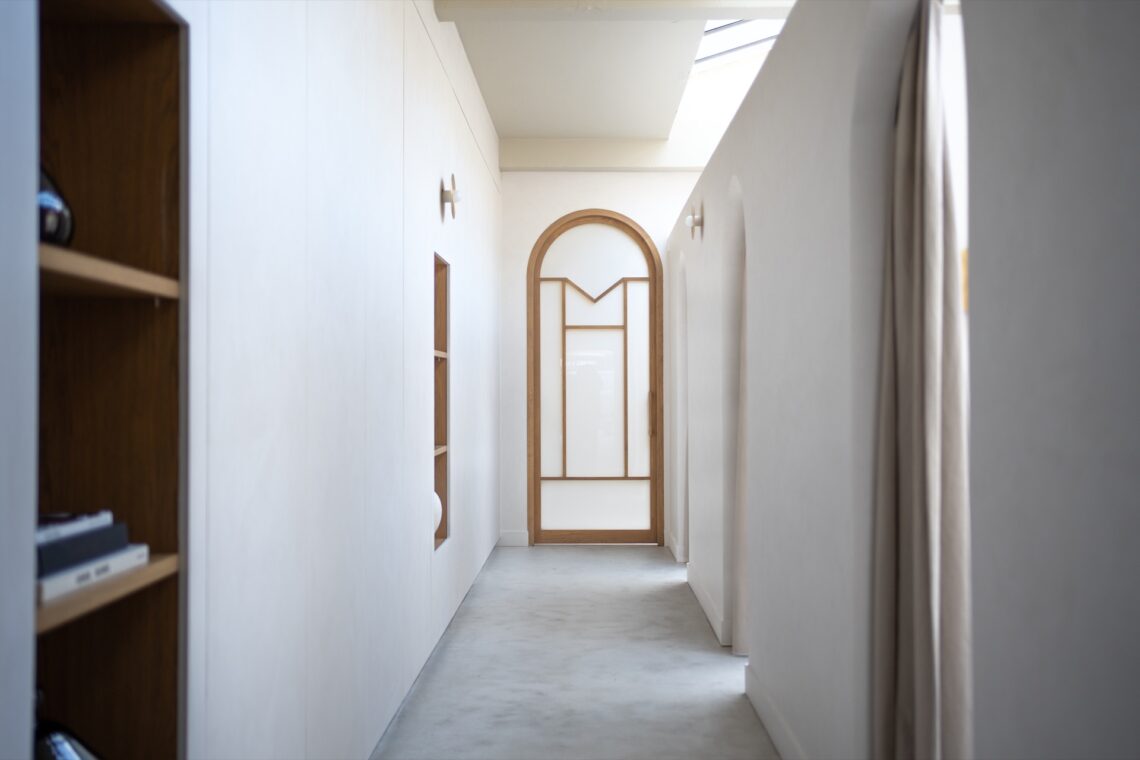Bent oak interior doors with logo in Amsterdam