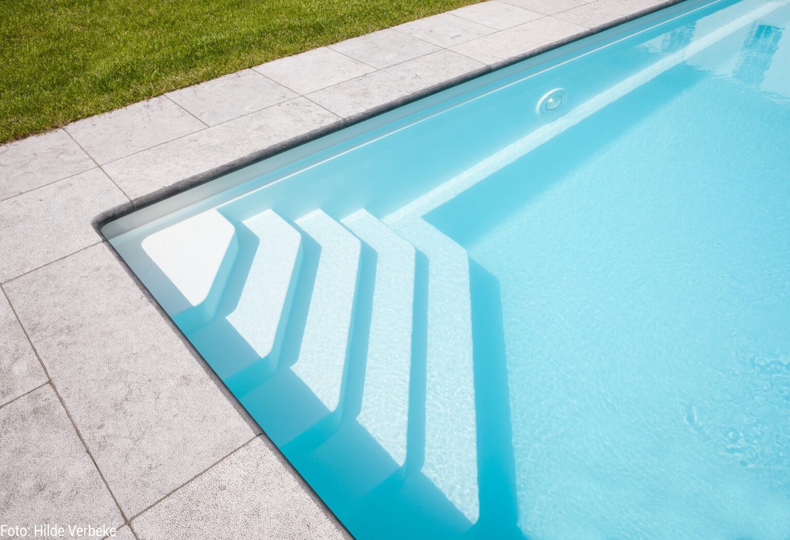 Country atmospheres meet modern Starline pool