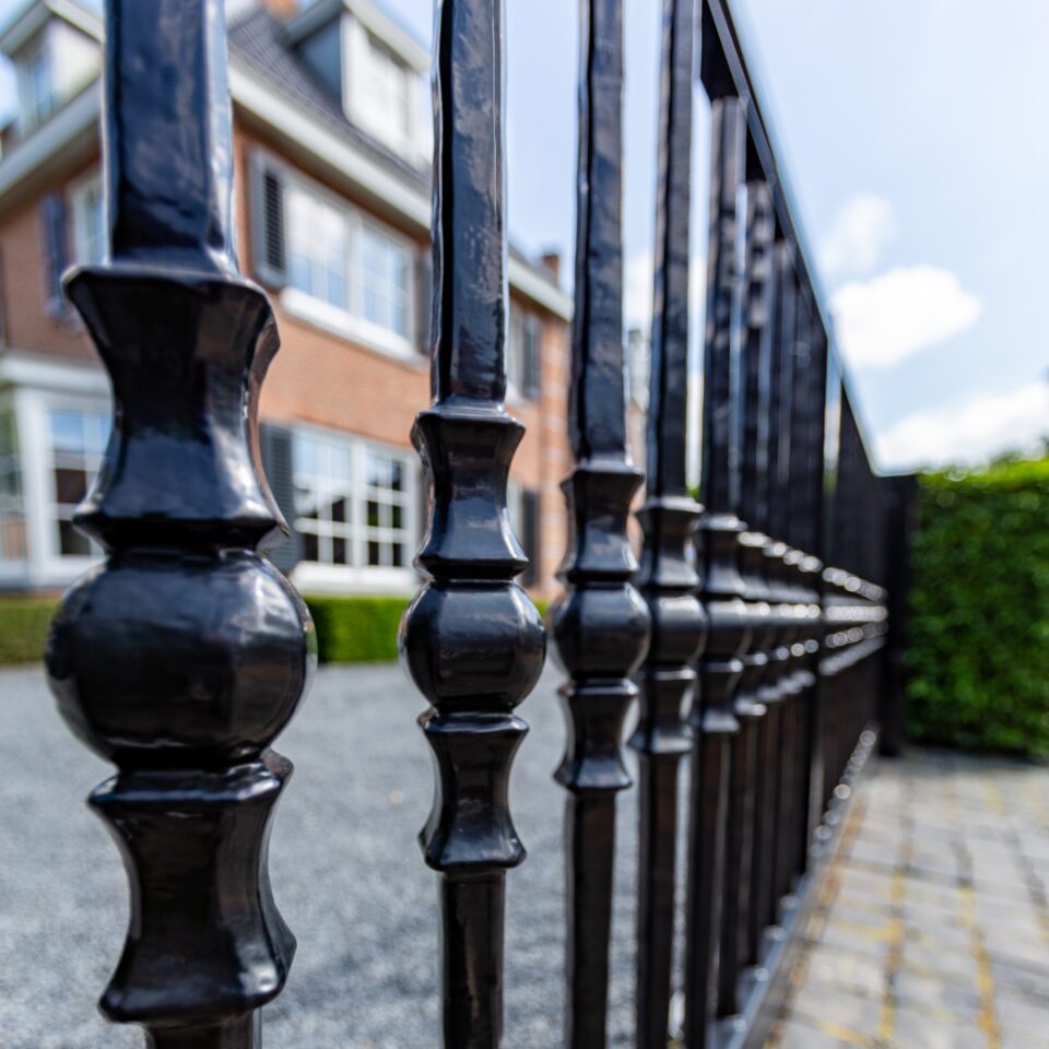 Exclusive classic sliding gate - HOOG.design - Exclusive living inspiration