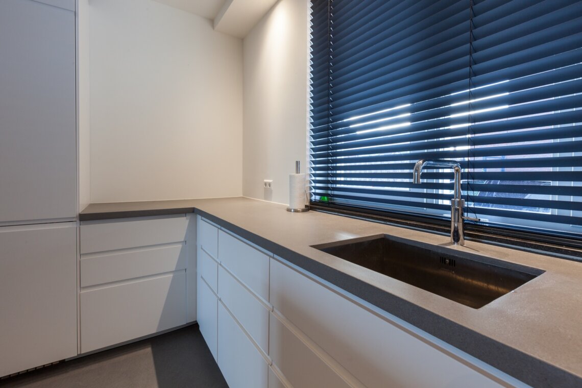 Grezzo concrete : Dark Grey Fine Concrete