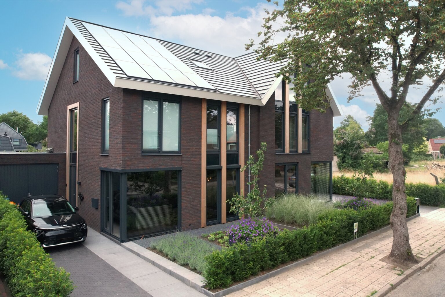 Riante 2-onder-1 kap woningen in Ede