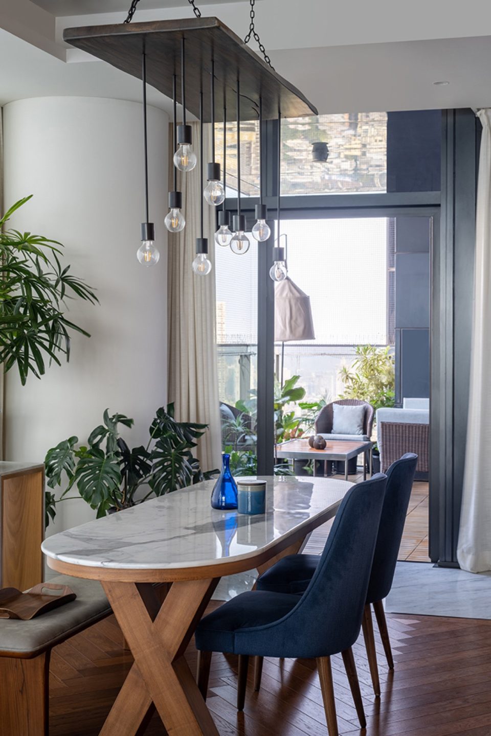 Contemporary Contours