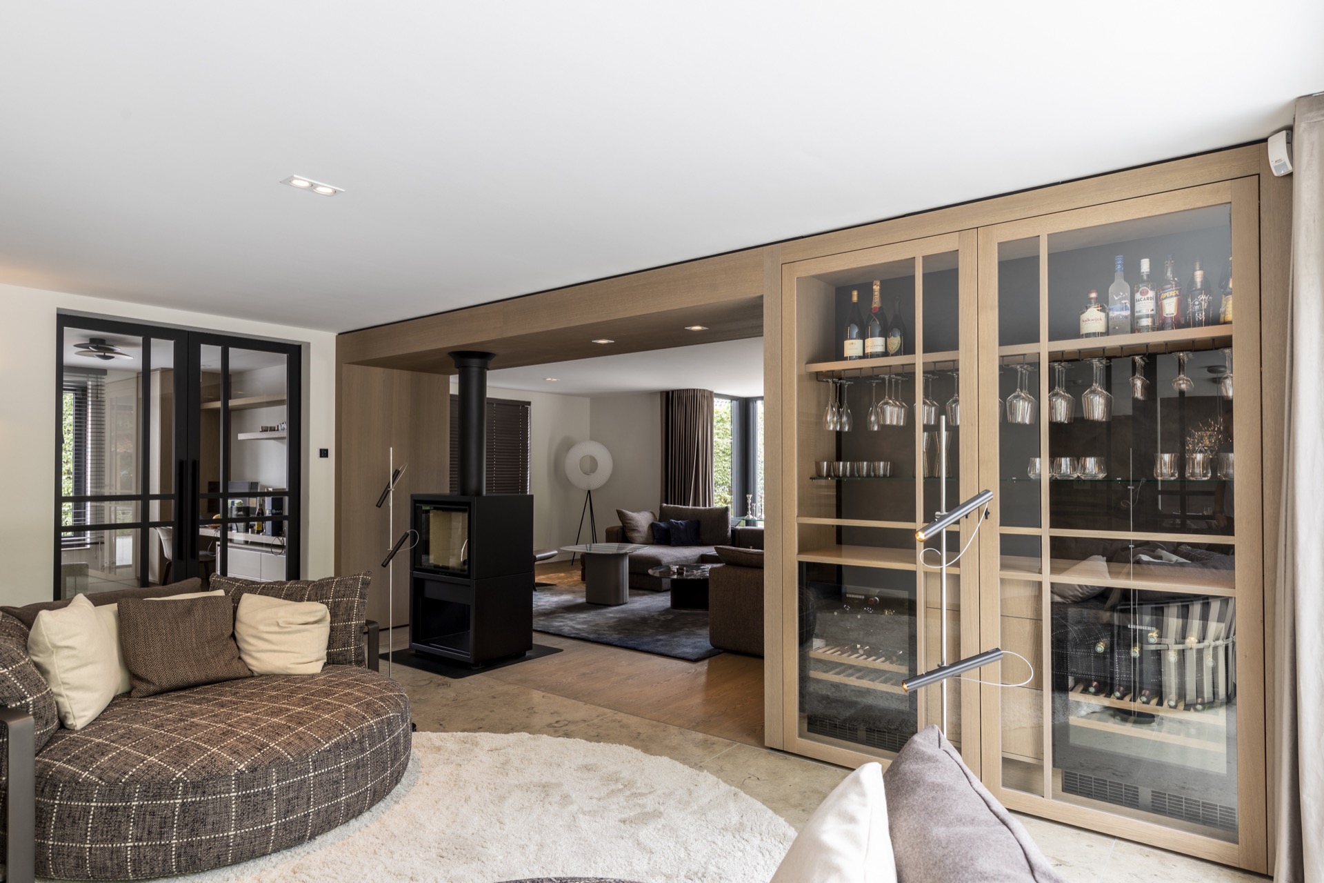 Keuken en drank kast achterwand Delden Blauwstaal finish