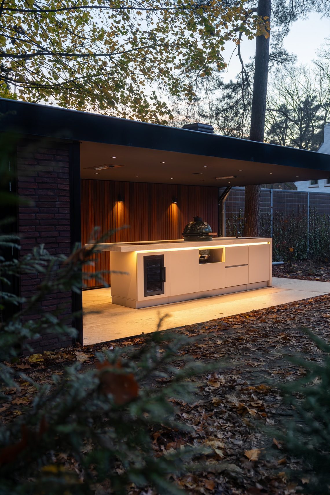 Buiten koken wordt buiten leven - Ontdek Roostr Buitenkeukens