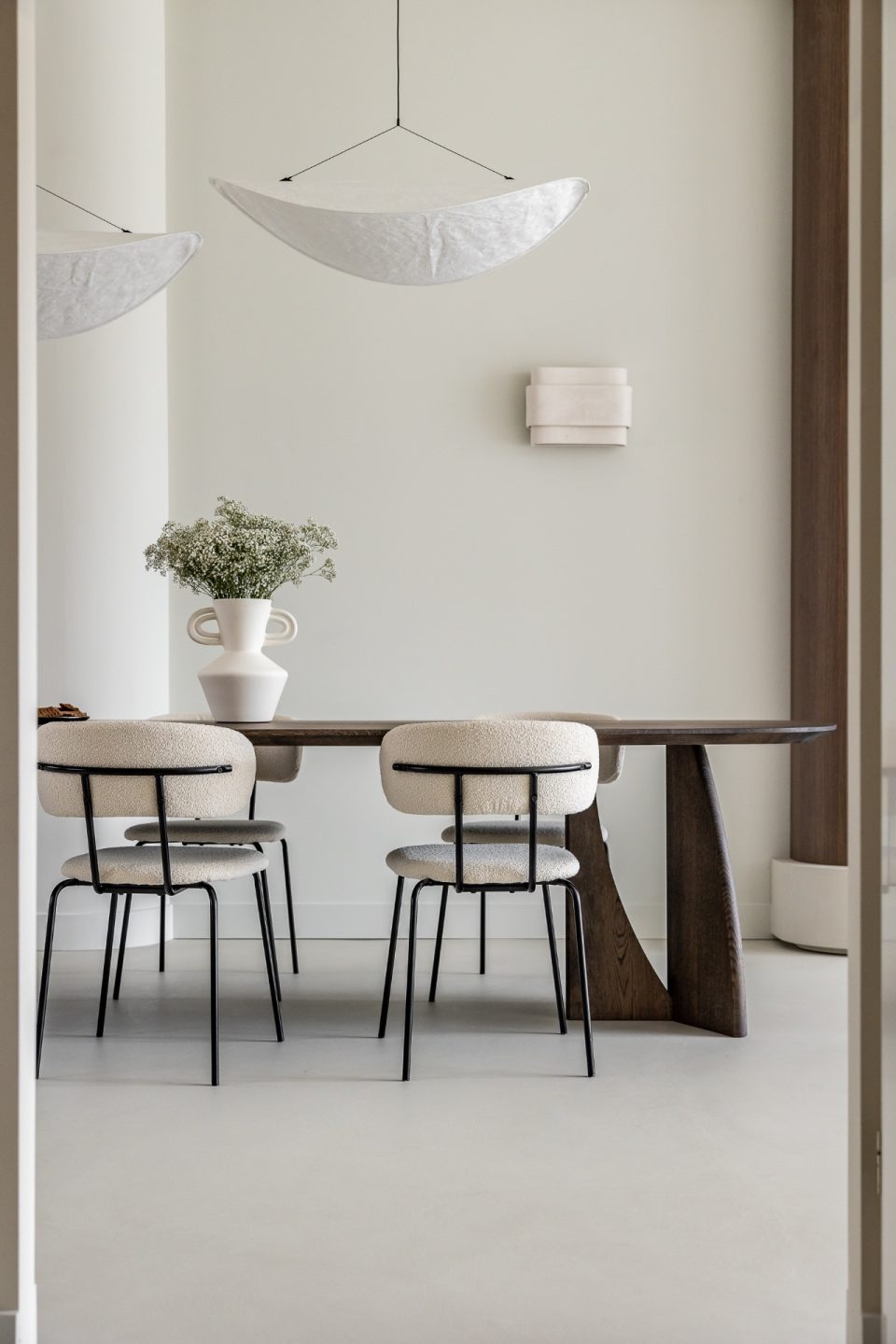 Rustgevend Japandi-interieur in Maassluis: een harmonieus ontwerp van LEVH Interiors