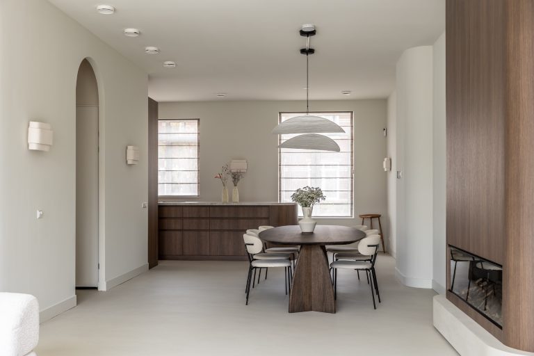 Rustgevend Japandi-interieur in Maassluis: een harmonieus ontwerp van LEVH Interiors