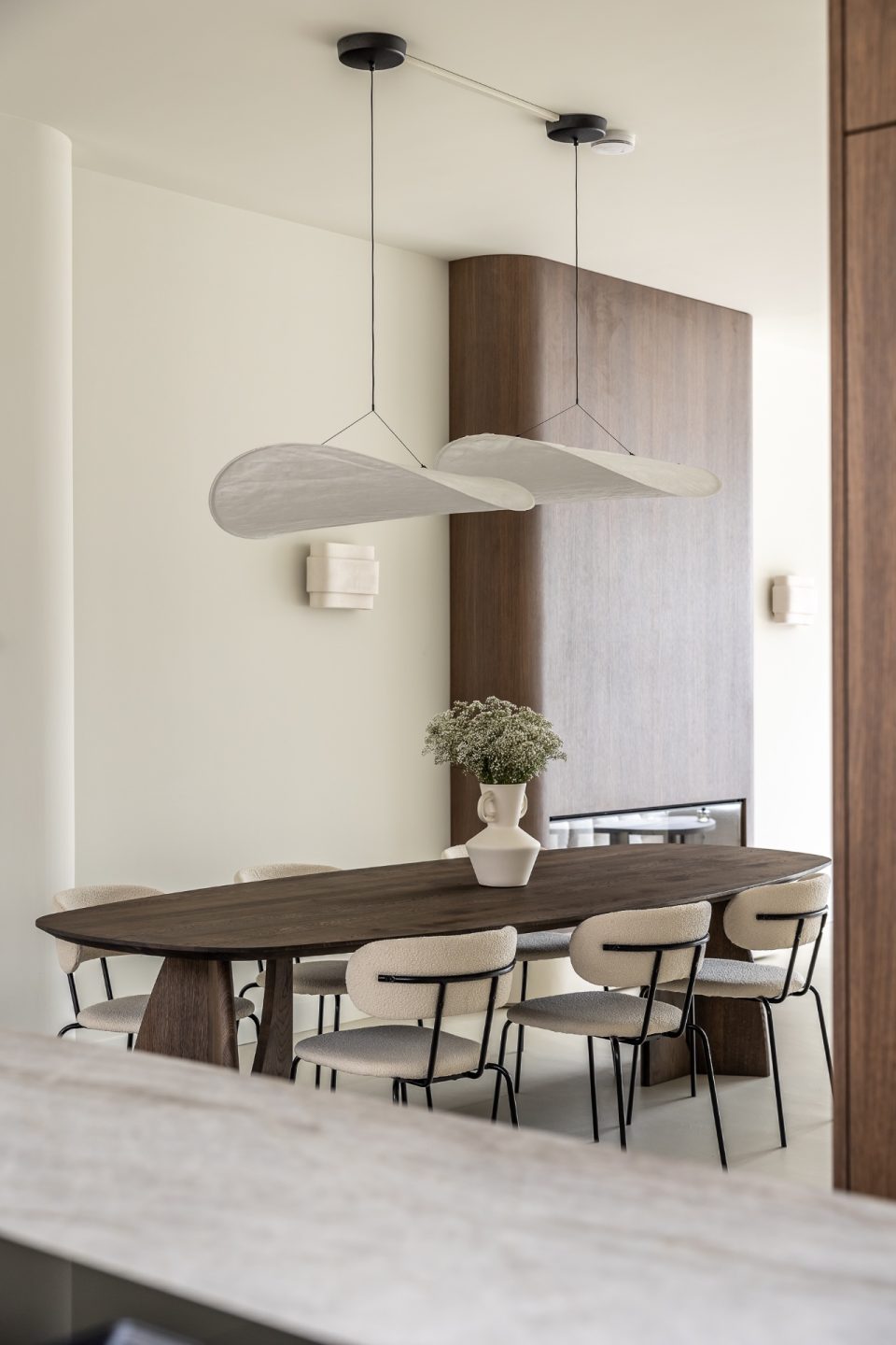 Rustgevend Japandi-interieur in Maassluis: een harmonieus ontwerp van LEVH Interiors