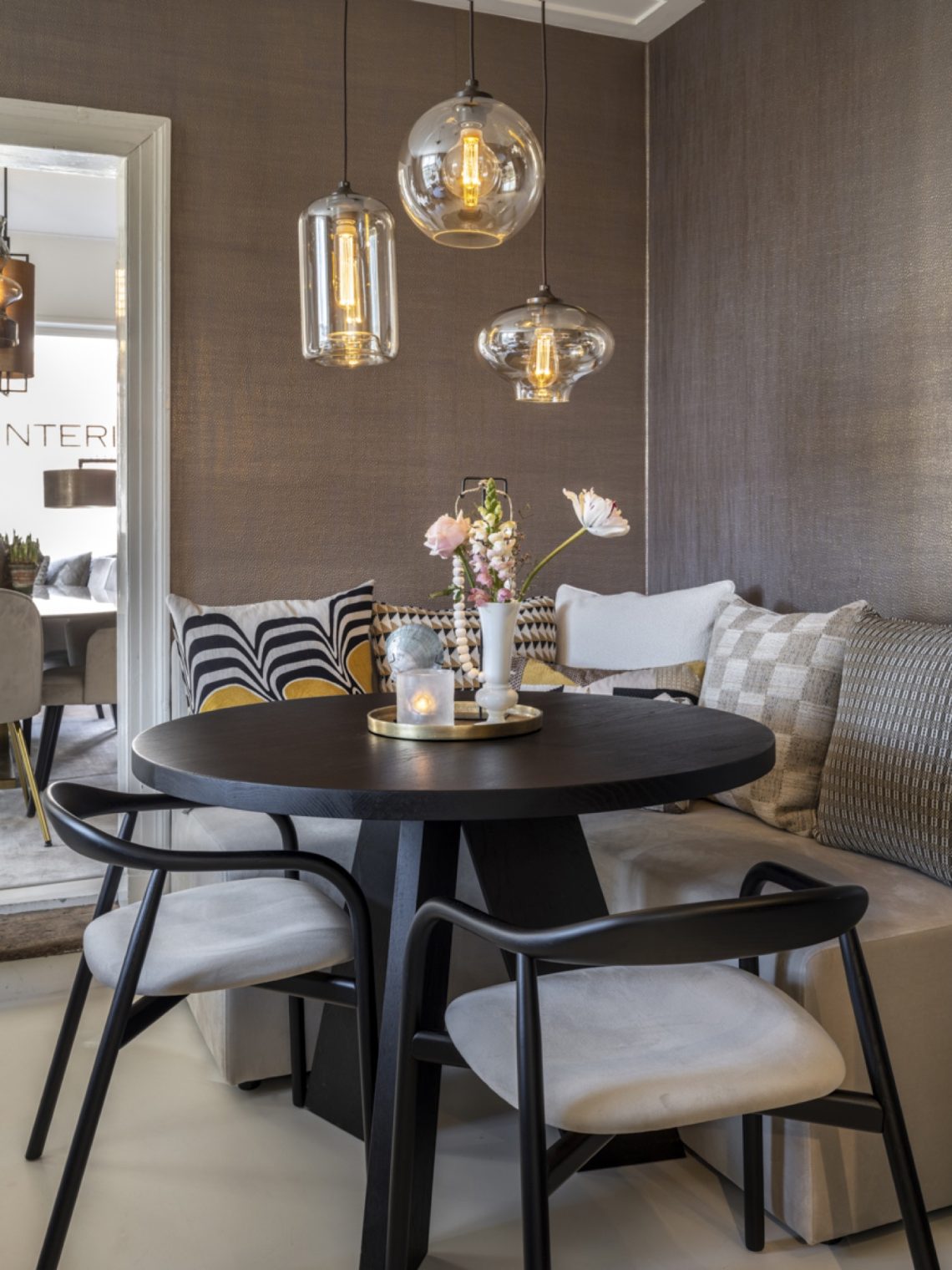 Showroom Interiors DMF